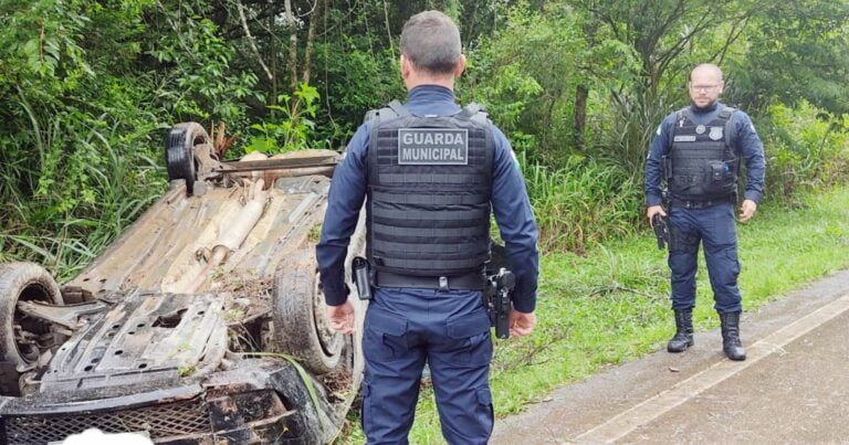 Veículo Capotado Tinha Sido Roubado 3 Dias Antes O Popular Do Paraná